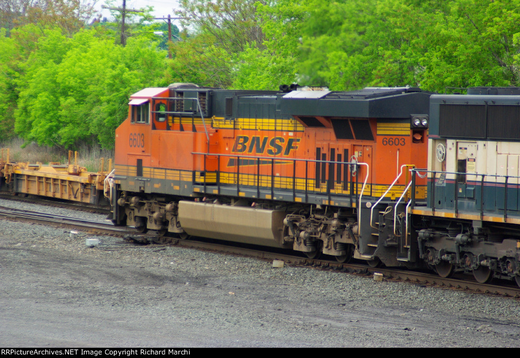 BNSF 6603